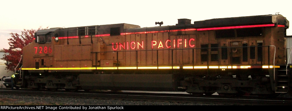 UP 7286, conductor's side, 10-23-2011